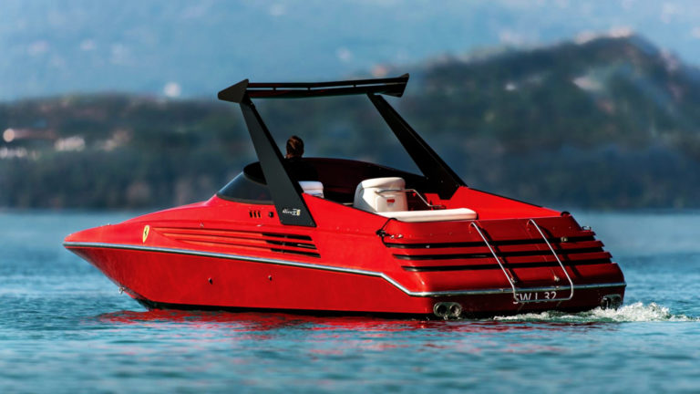 Riva Ferrari 32: una Testarossa che sfreccia sull’acqua [RETROSPETTIVA ...