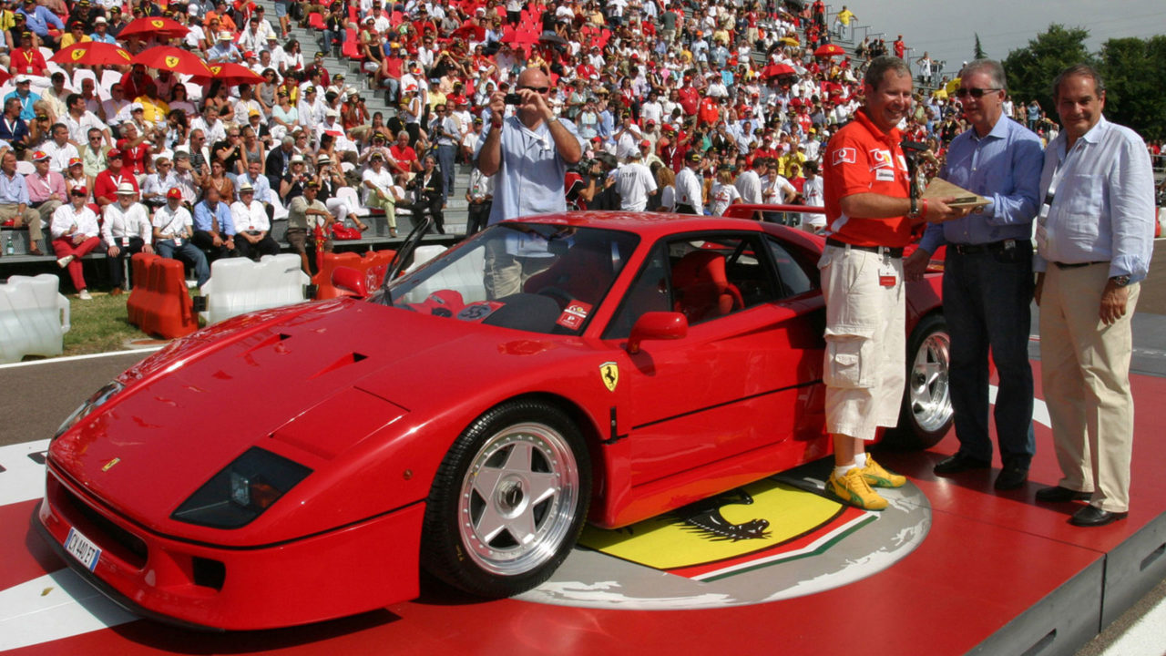 Ferrari F40. Essenza della perfezione [RETROSPETTIVA] - Motori di Lusso