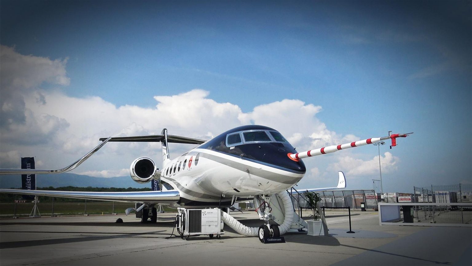 Gulfstream G800: a EBACE 2023 il nuovo private-jet americano - Motori ...